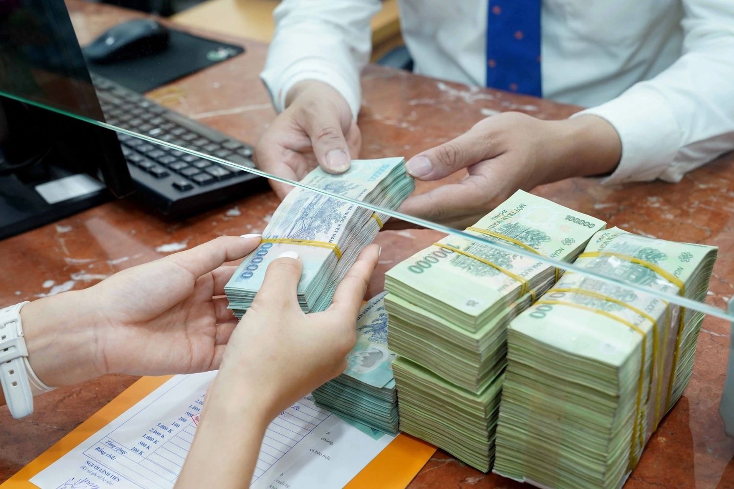 Lãi suất ngân hàng hôm nay 7/4: Nhà băng nào áp dụng mức gần 10%?