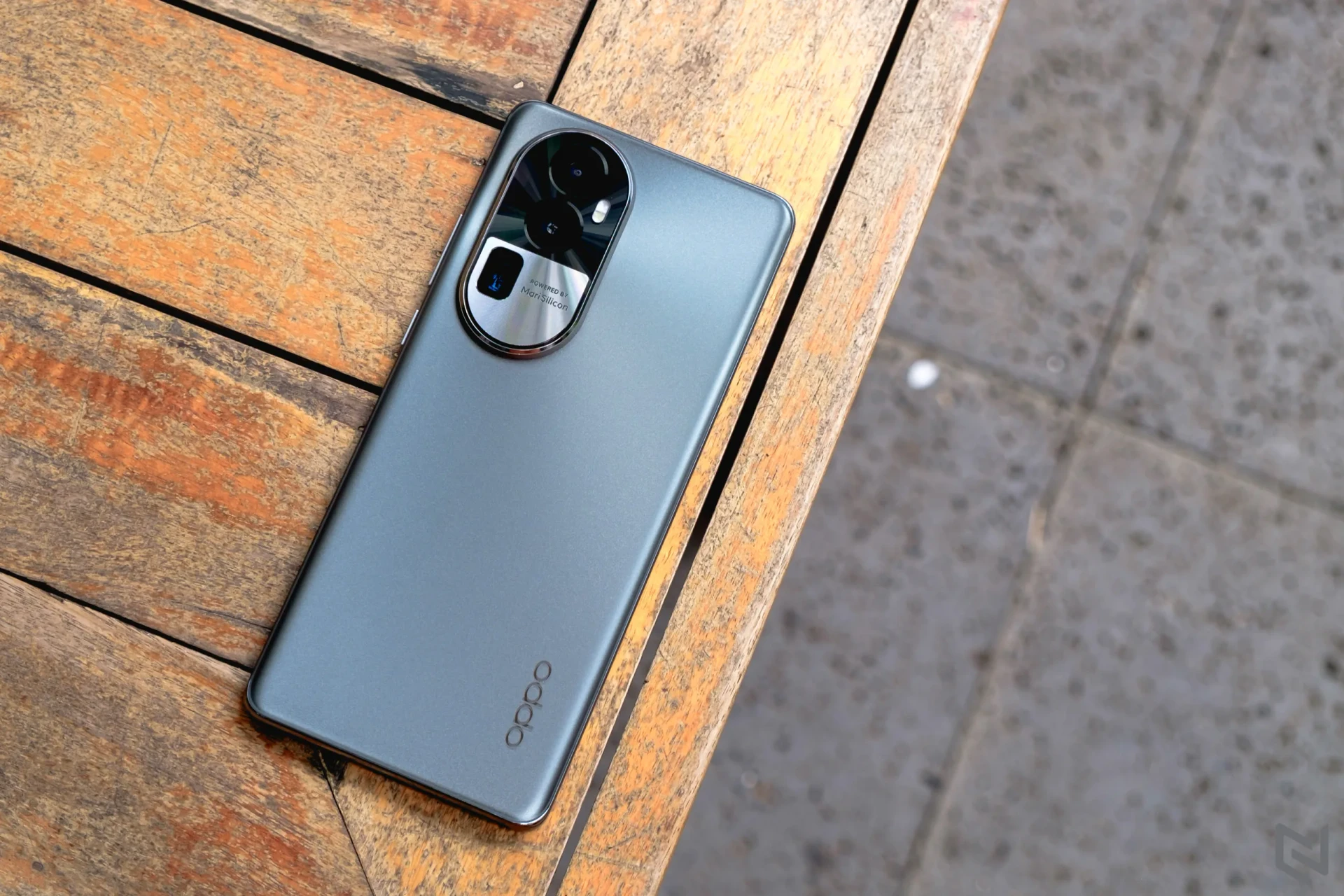 OPPO Reno10 Pro+ 5G: Chiếc điện thoại với camera 64MP, giá hơn 10 triệu