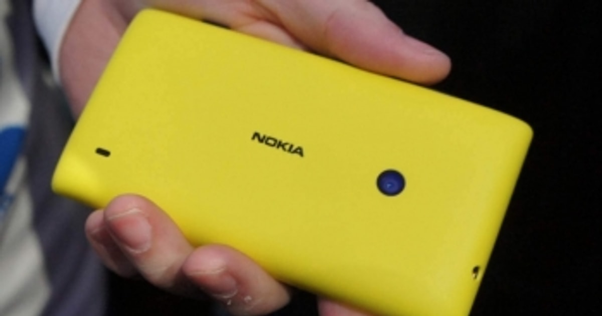Chiêm ngưỡng Nokia Lumia 520 với “body quyến rũ” khiến dân tình “rúng động”
