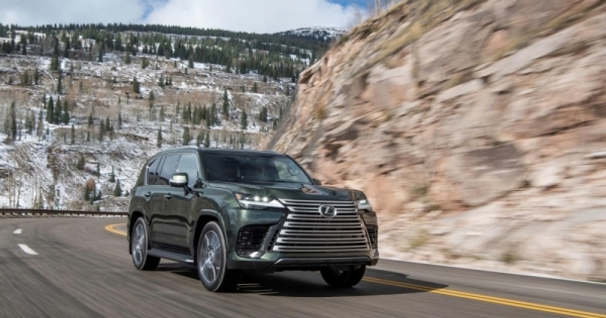 Lexus điều chỉnh tăng giá một loạt xe sang: Thời điểm vàng liệu đã qua đi?