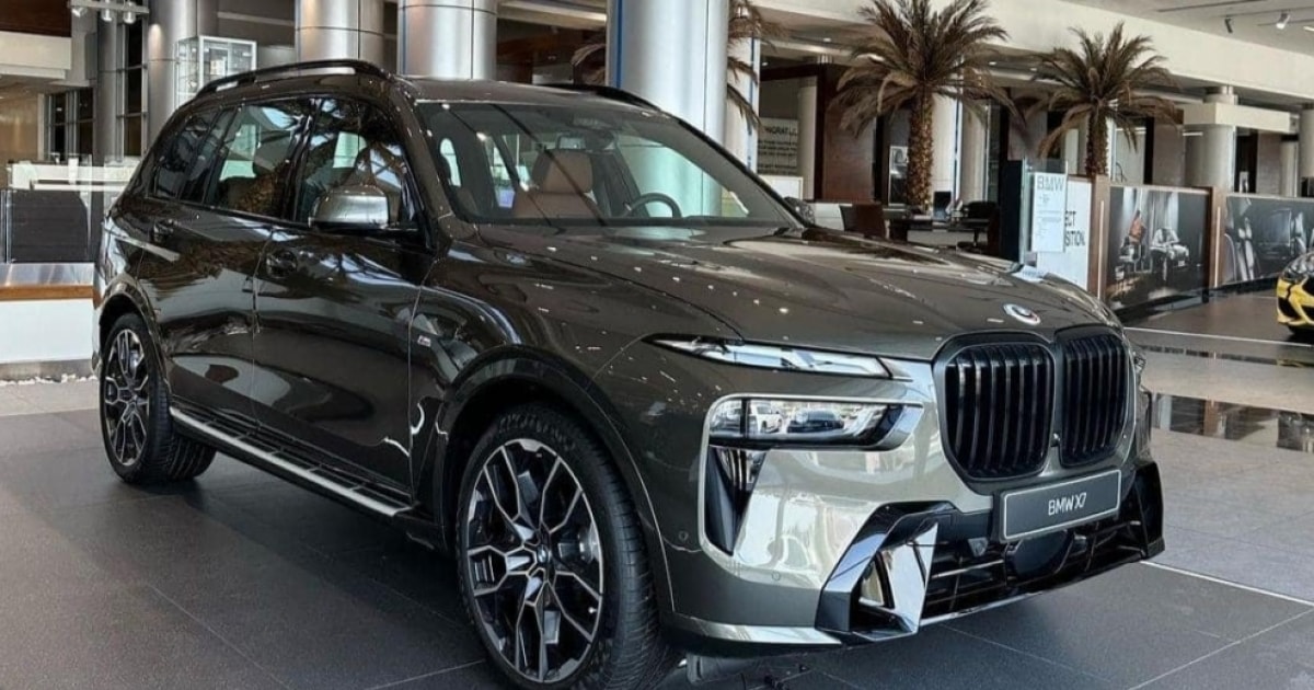 SUV hạng sang BMW X7 sale "sập sàn" tới 1 tỷ đồng