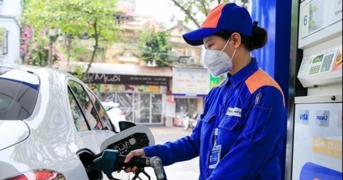 Giá xăng dầu hôm nay 22/11: Giá dầu tăng mạnh gần 2% do căng thẳng Nga ...