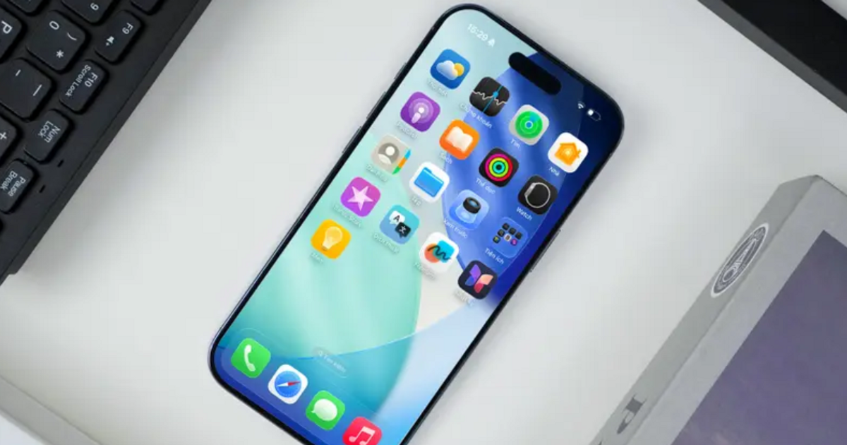 Mẫu iPhone camera 1 mắt "mất giá" nhanh nhất lịch sử: Siêu mỏng - siêu nhẹ